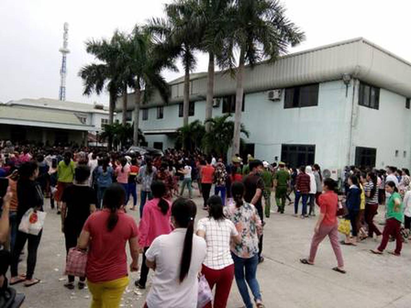 Công nhân công ty TNHH Matrix Vinh đình công đòi quyền lợi