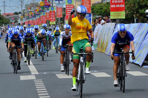 Number 1 Active Chanh Muối đồng hành Giải "Xe đạp nữ toàn quốc"